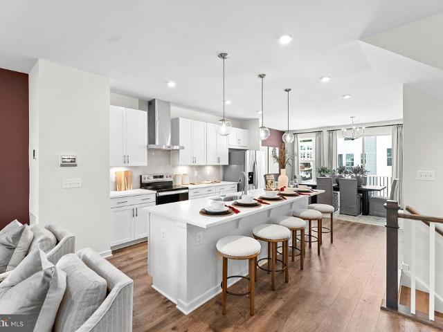43796 Mystic Maroon Terrace