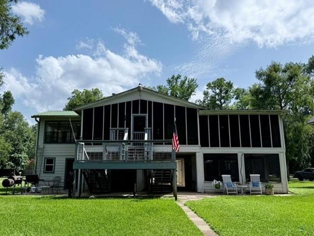 4379 Cypress Village Rd, Karnack, TX 75661