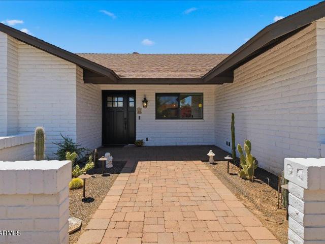 4379 e ludlow drive
