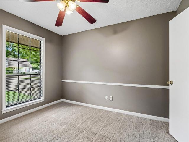 4379 hunt cliff trce
