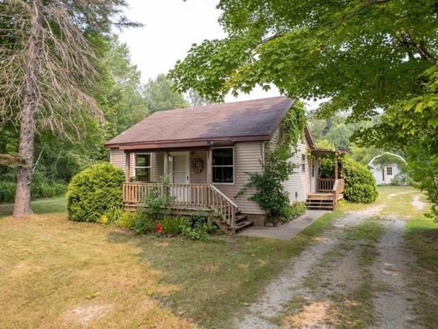 4370 N Eastman Rd, Midland, MI 48642