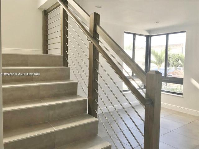 4370 E 10th Ave, Hialeah, US, FL