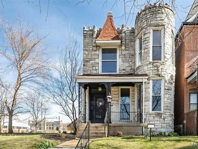4371 W Belle Pl, Saint Louis, MO 63108