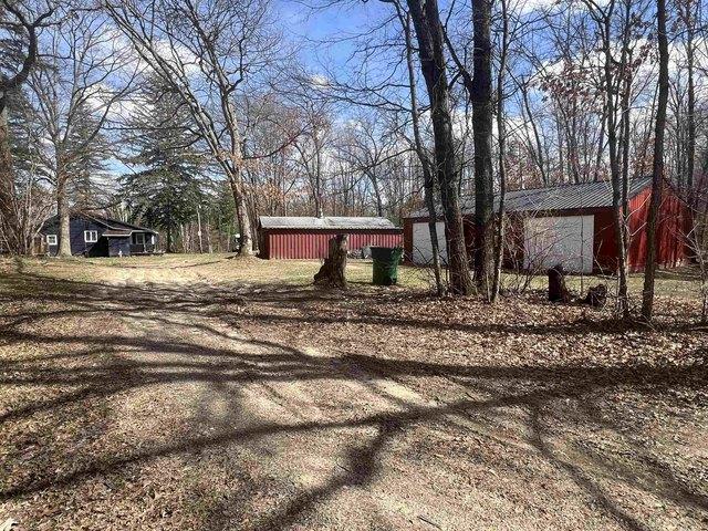 4372 Oak Beach Dr, Harrison, MI 48625