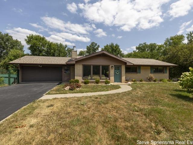 4372 Cordes Ave NW, Comstock Park, MI 49321