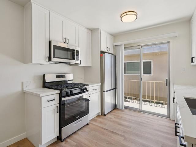 437 & 441 W. Queen St