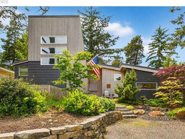 437 4th St N, Manzanita, OR 97130