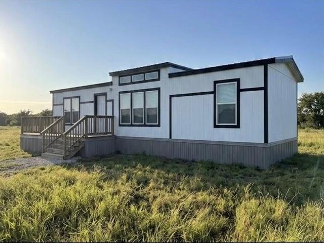 437 County Road 423, Taylor, TX 76574