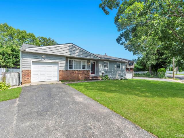 437 Commack Road
