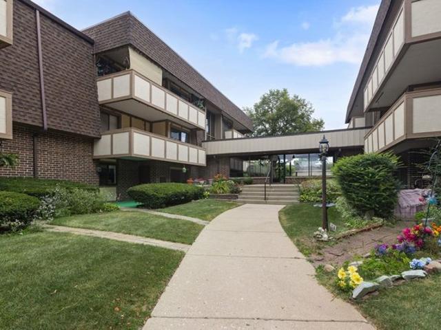 437 Cavalier Ct Apt 310, Dundee, IL 60118