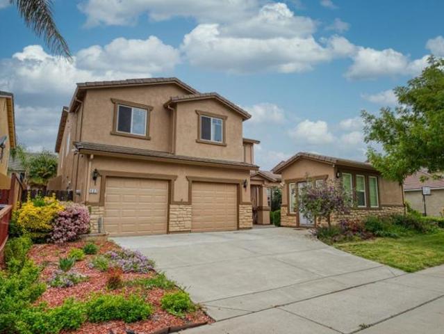 437 Creekside Dr, Patterson, CA 95363