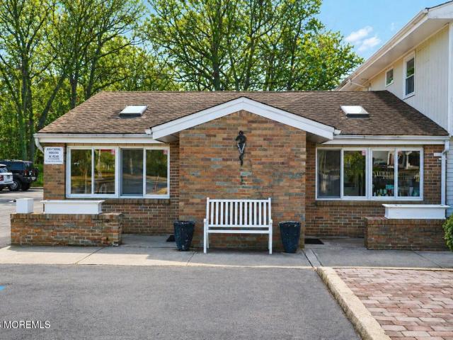 437 Adamston Road