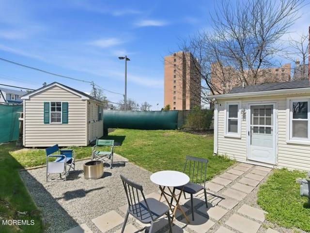437 Atlantic St, Keyport, NJ 07735