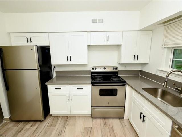 437 Barberton Dr, Virginia Beach, VA 23451