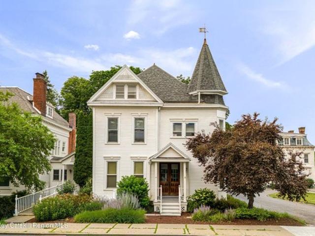 437 E Allen St, Hudson, NY 12534