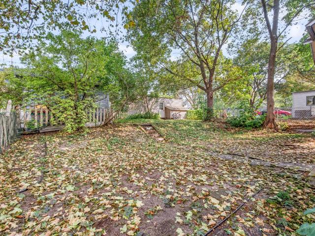 437 E Chapin Street