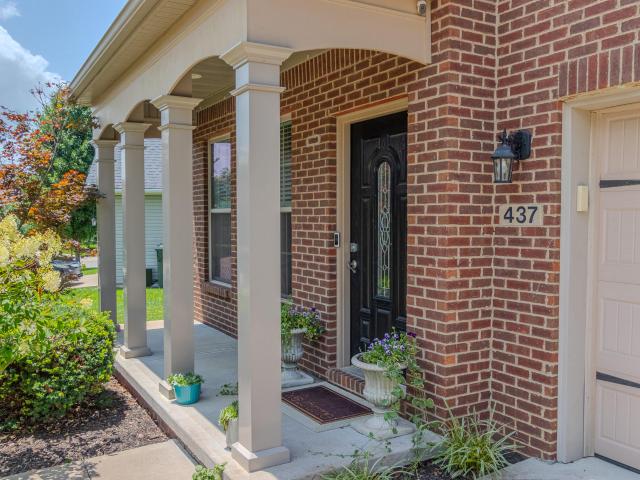 437 Larkhill Cove