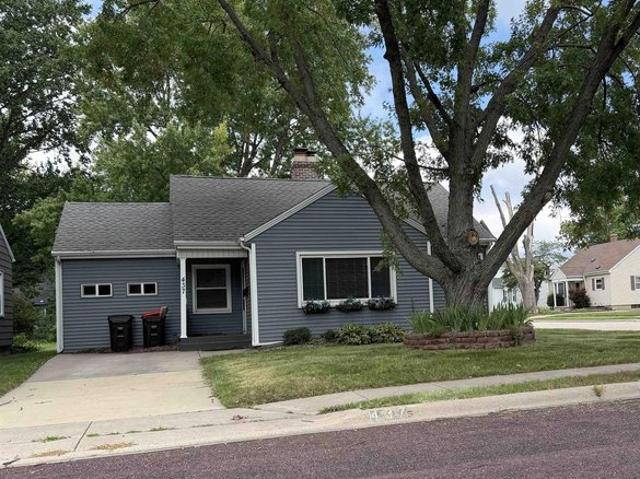 437 N Kansas Ave, Morton, IL 61550