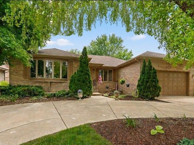 437 N Kevin Dr, Addison, IL 60101