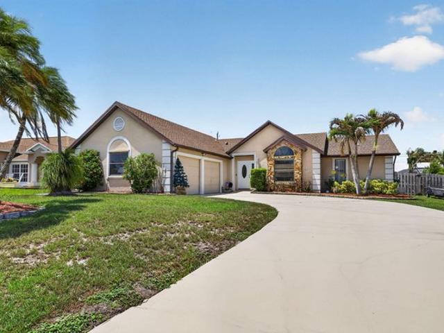 437 SE Nome Dr, Port Saint Lucie, FL 34984