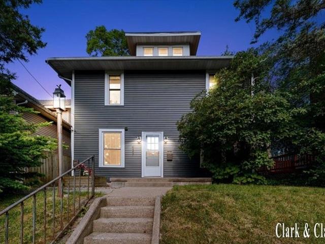 437 Rosewood Ave SE, Grand Rapids, MI 49506