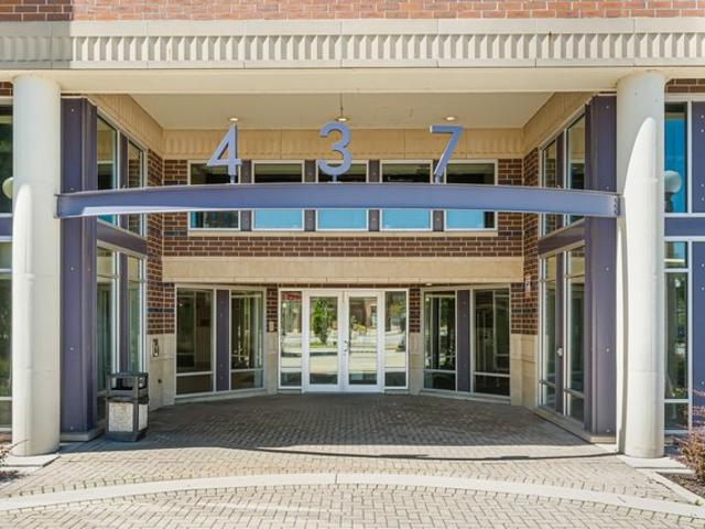 437 W Division St Apt 814, Chicago, IL 60610