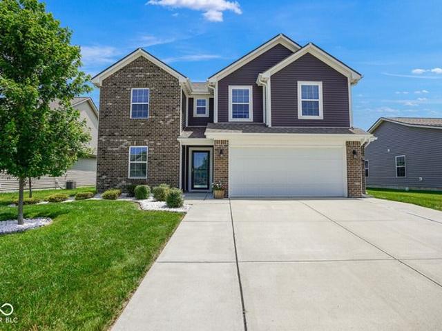 437 Thunderwood Dr, Greenfield, IN 46140