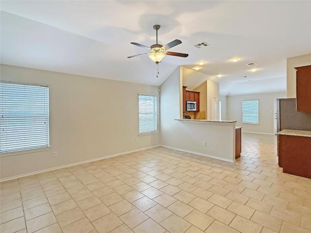 437 Travertine Trl