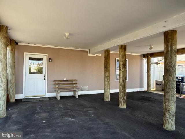 437 Twin Lakes Boulevard