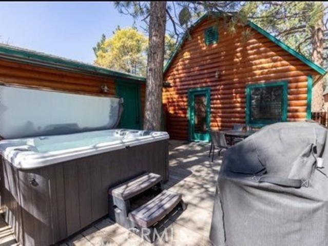 437 Victoria Ln, Sugarloaf, CA 92386