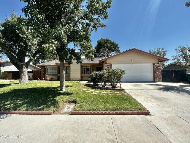 43841 Santa Rosa Cir, Lancaster, CA 93535
