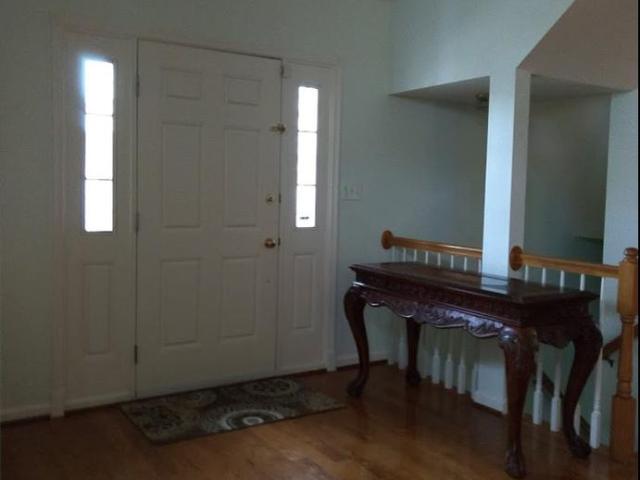43859 Sandburg Square