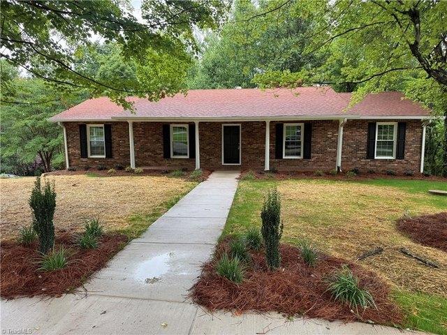 4385 Mashie Dr, Pfafftown, NC 27040