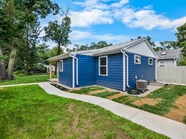 4387 Cedar Avenue