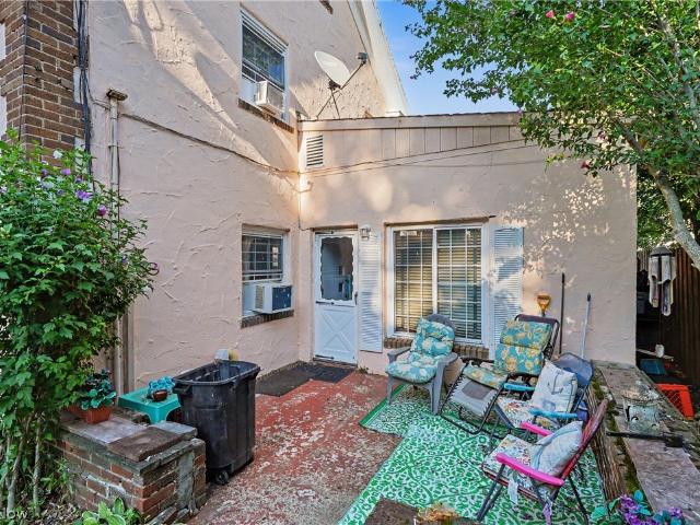 4387 Center Street