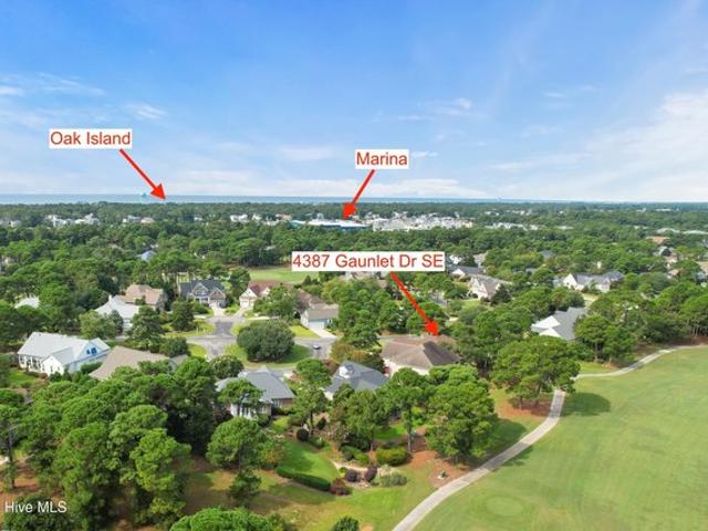 4387 Gauntlet Dr SE, Southport, NC 28461