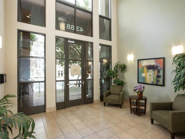 4388 El Camino Real 130