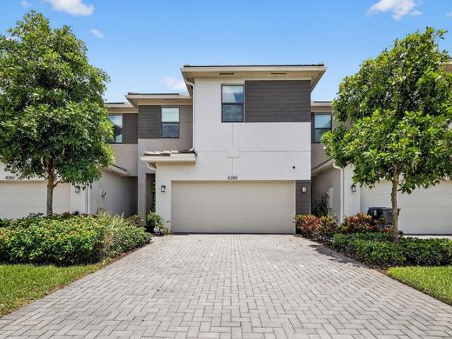 4388 Serpens Ln, Lake Worth, FL 33467