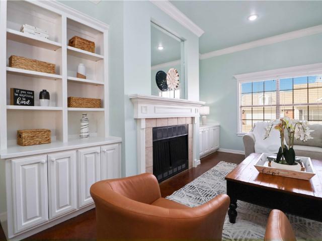 4389 E Holiday Drive