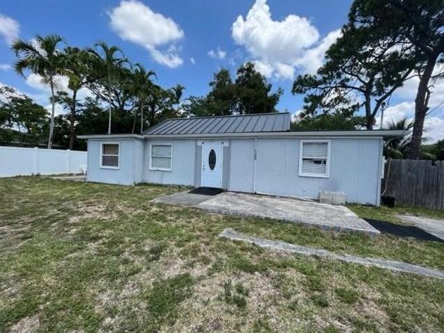 4389 Lakewood Rd, Lake Worth, FL 33461