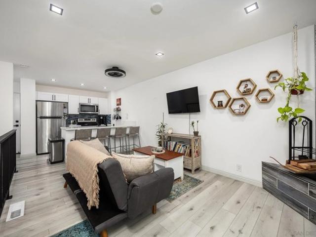 4380 Temecula St Unit 4, San Diego, CA 92107