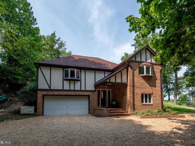 43816 Raspberry Lane
