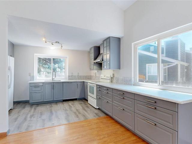 4381 E 126th Place