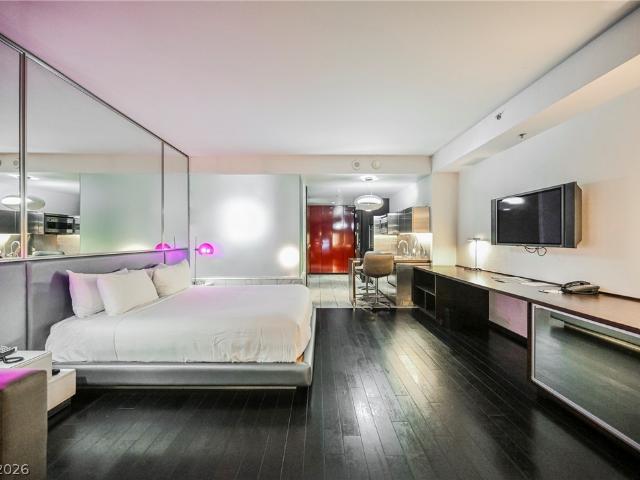 4381 W Flamingo Road 912