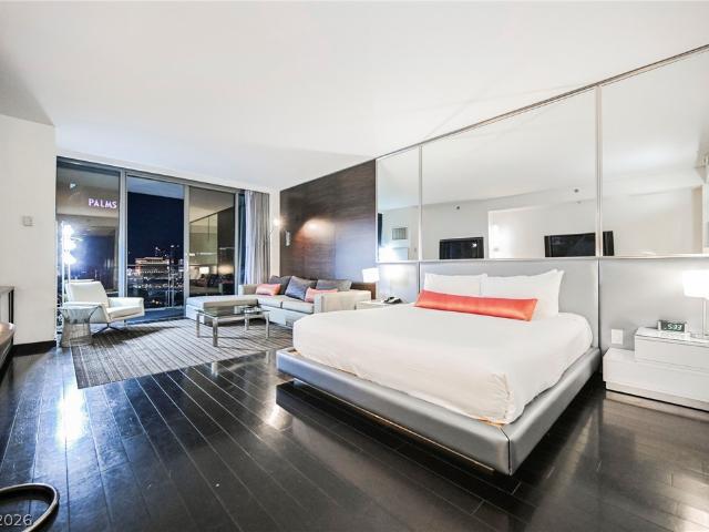 4381 W Flamingo Road 1112