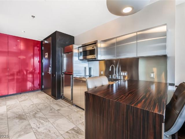 4381 W Flamingo Road 18305