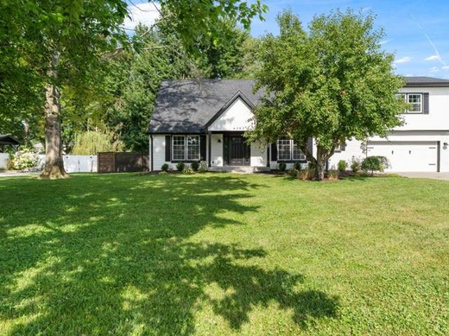 4382 River Rd, Columbus, IN 47203