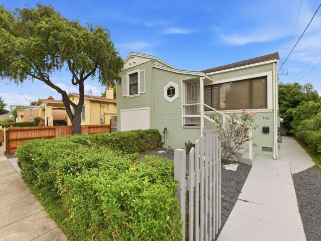 438 43rd Street