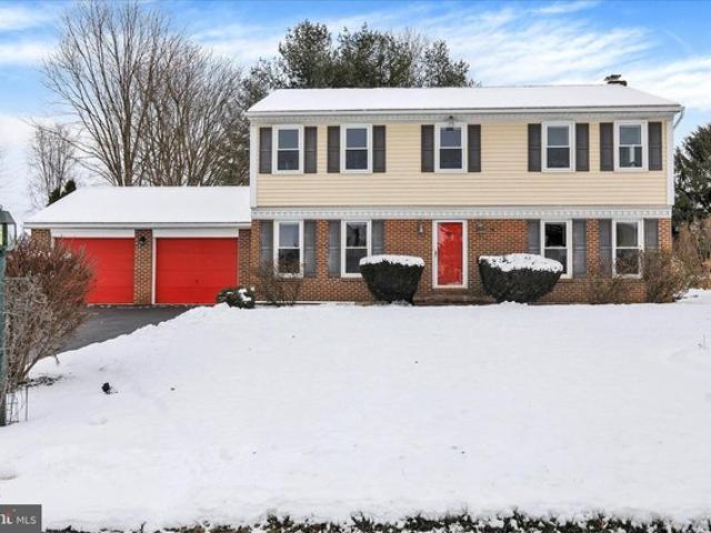 438 Coach House Ln, Lititz, PA 17543