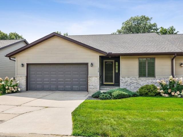 438 Apple Valley Ln Unit 438, Clinton, IA 52732